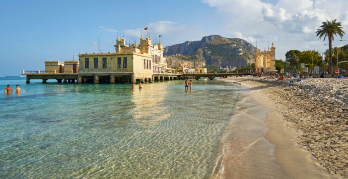 Mondello Beach | SopranoVillas Recommended Attractions