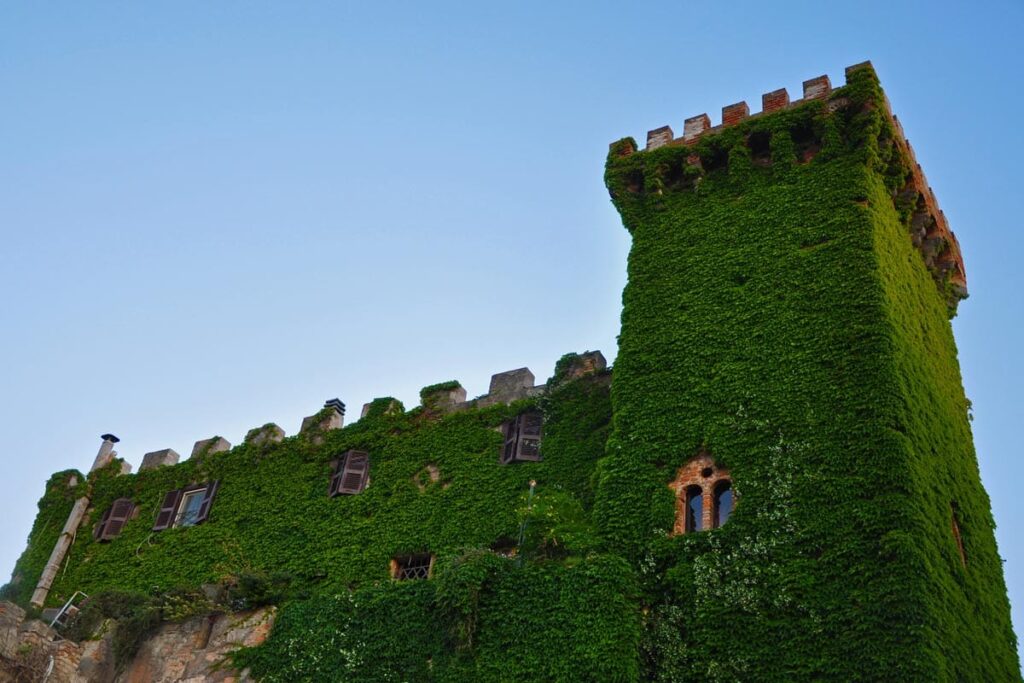 Castle of Montalto, Tuscany: Guide & Luxury Villas Nearby
